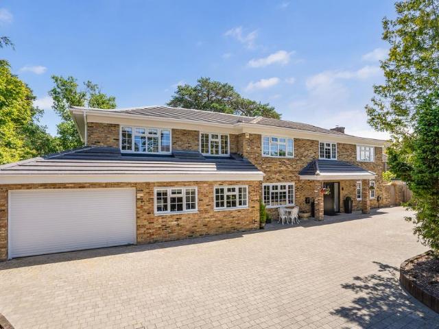 6 bedroom house for sale