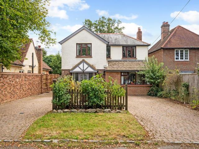 6 bedroom house for sale