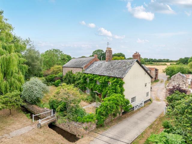 6 bedroom house for sale