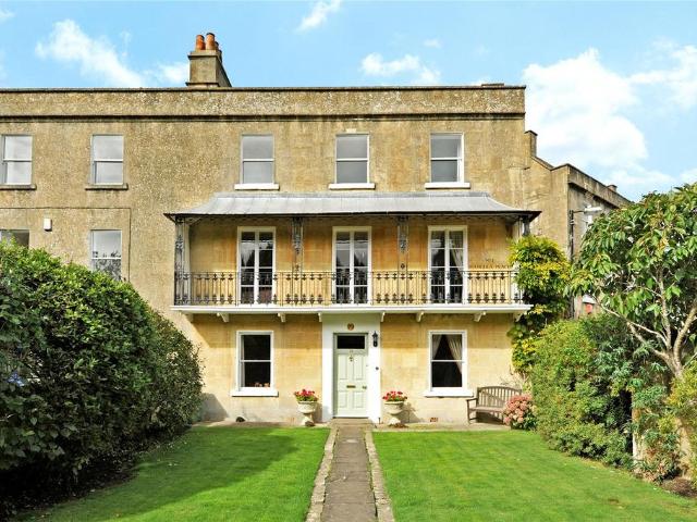 6 bedroom house for sale