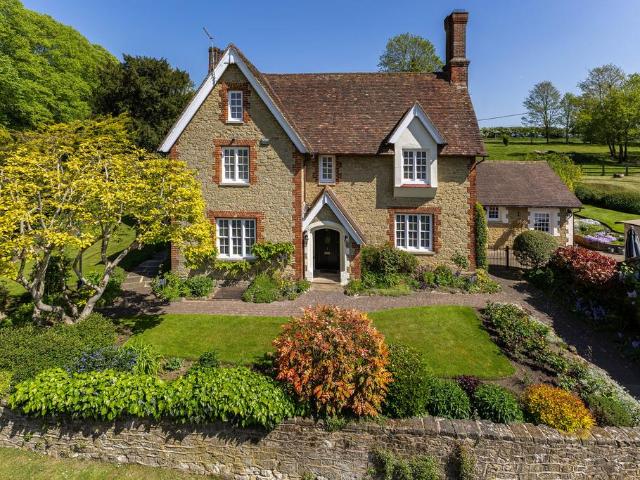 6 bedroom house for sale