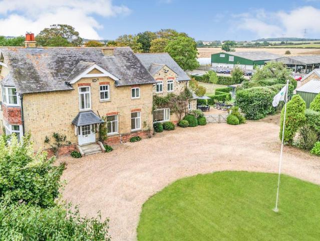 9 bedroom house for sale