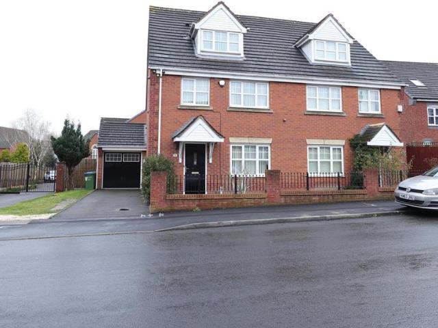 6 bedroom house for sale
