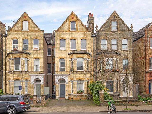 6 bedroom house for sale