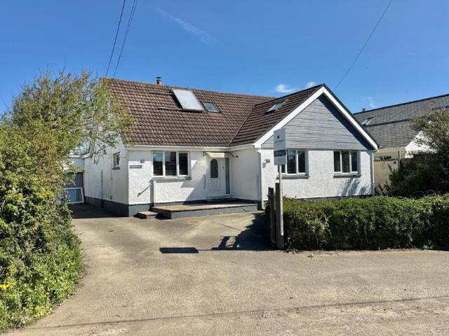 6 bedroom house for sale