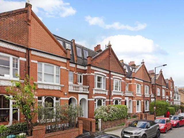 6 bedroom house for sale