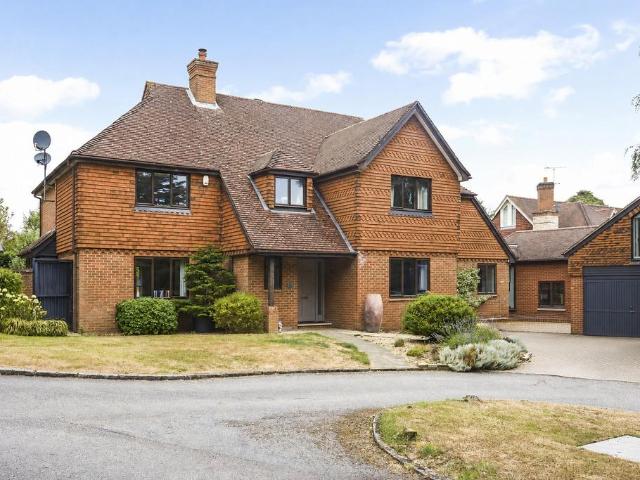 6 bedroom house for sale