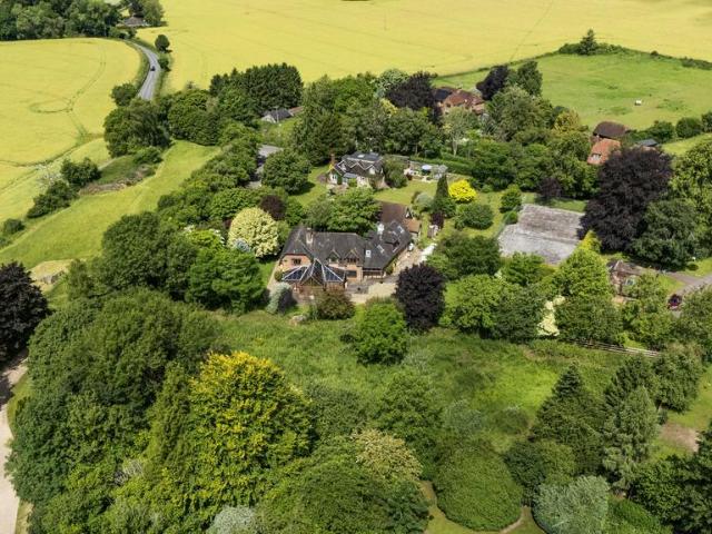 6 bedroom house for sale