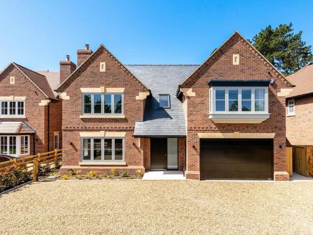 6 bedroom house for sale