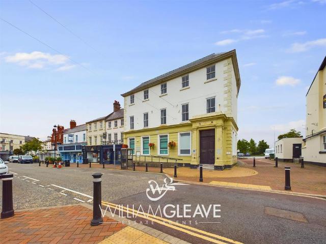 6 bedroom house for sale