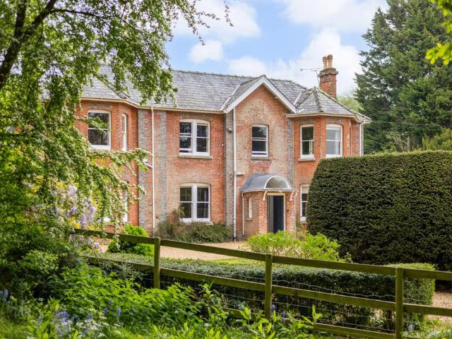 6 bedroom house for sale