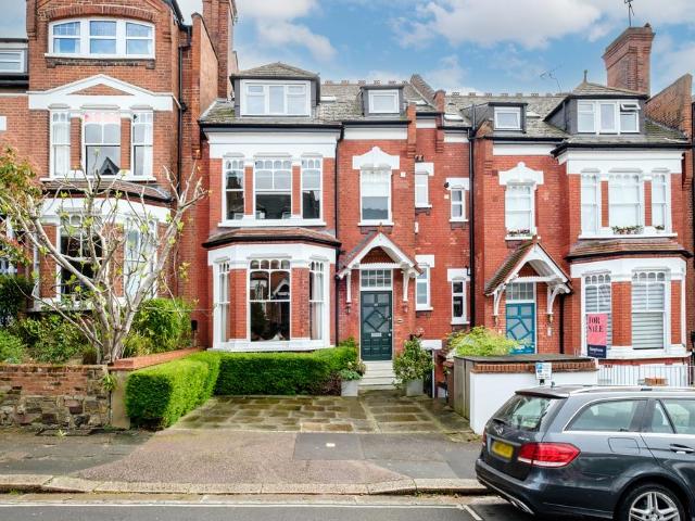 6 bedroom house for sale