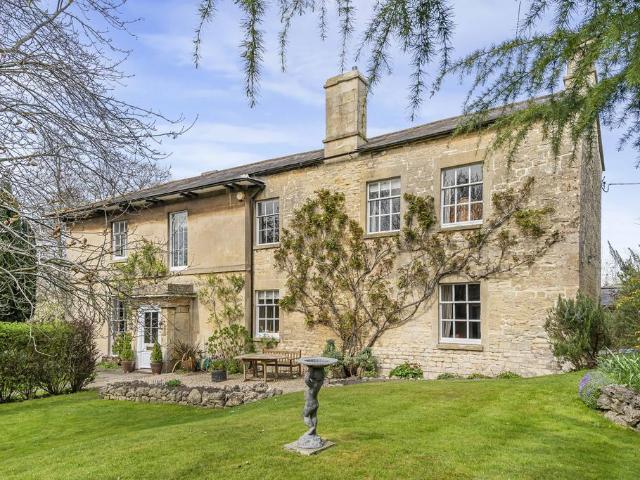 6 bedroom house for sale