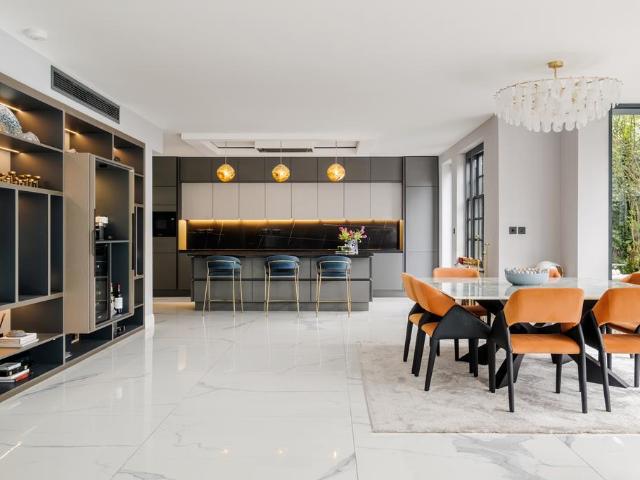 6 bedroom house for sale