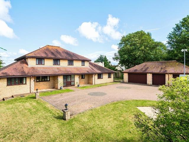 6 bedroom house for sale