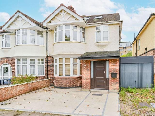 6 bedroom house for sale