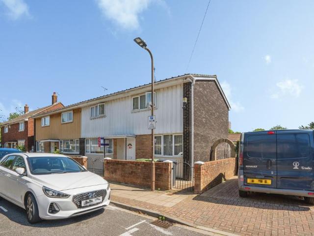 6 bedroom house for sale