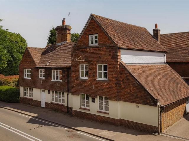 6 bedroom house for sale