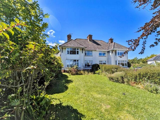 6 bedroom house for sale