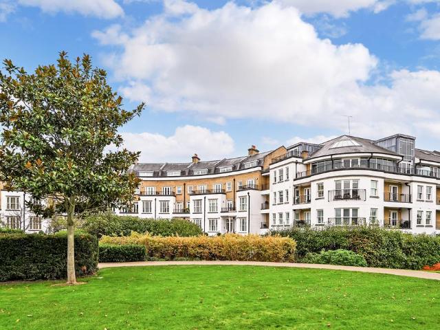 6 bedroom house for sale