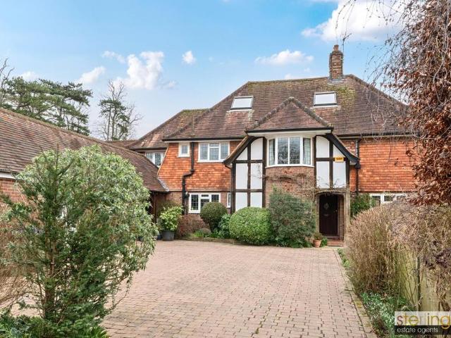 6 bedroom house for sale