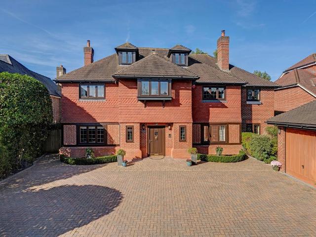 6 bedroom house for sale
