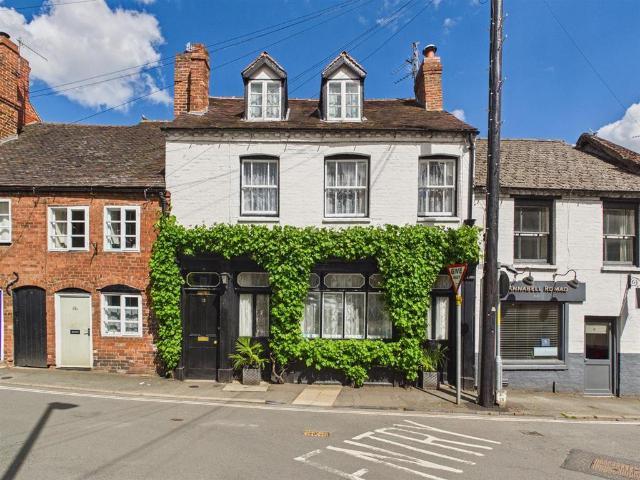 6 bedroom house for sale