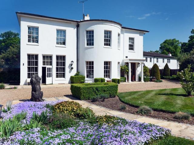 6 bedroom house for sale