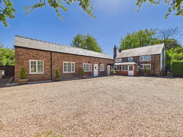 6 bedroom house for sale