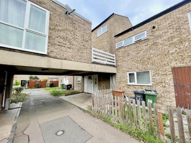 6 bedroom house for sale