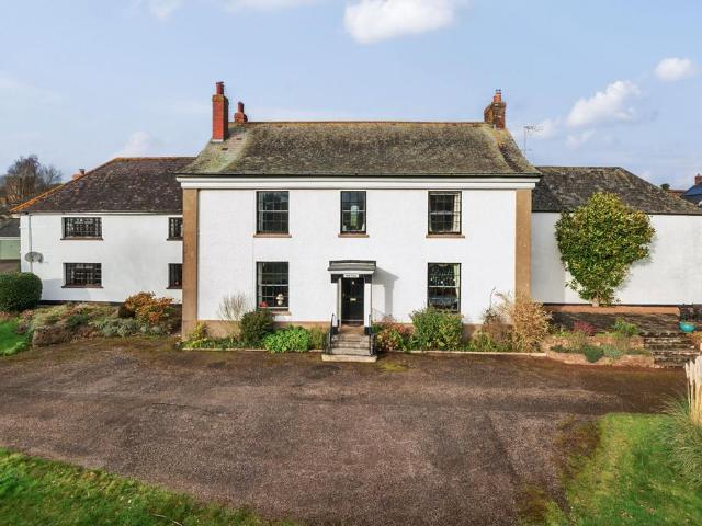 6 bedroom house for sale