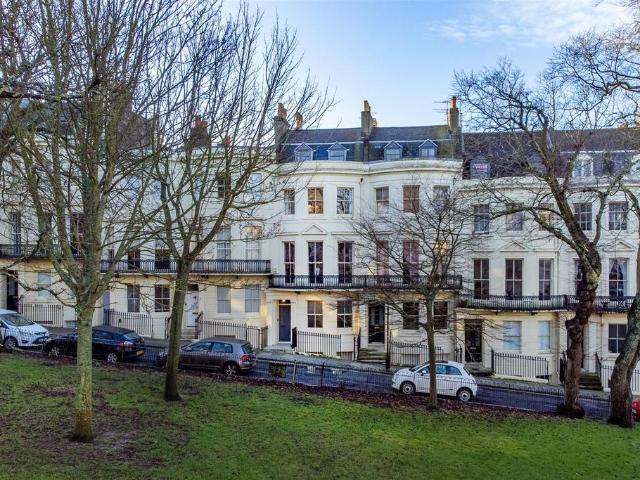 6 bedroom house for sale