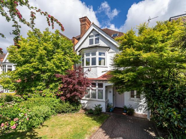 6 bedroom house for sale