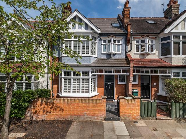 6 bedroom house for sale