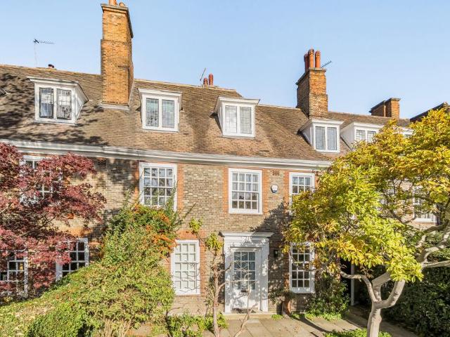 6 bedroom house for sale