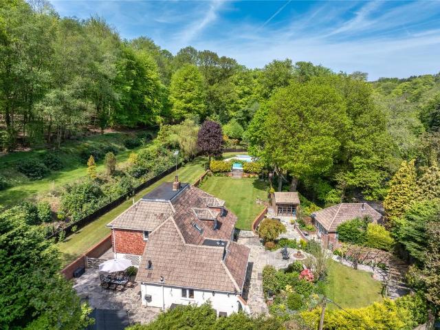 6 bedroom house for sale