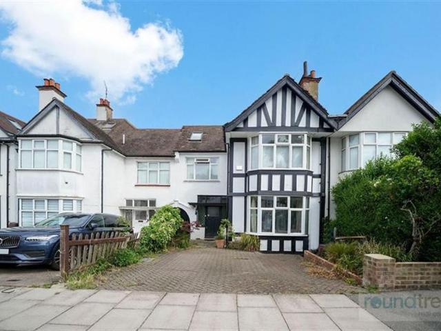 6 bedroom house for sale