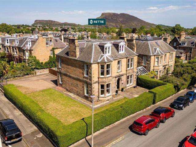6 bedroom house for sale