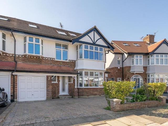 6 bedroom house for sale