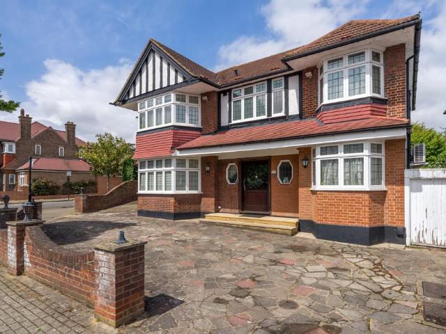 6 bedroom house for sale