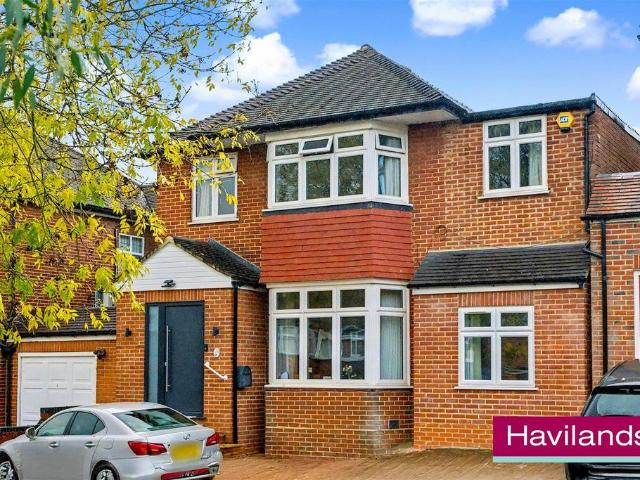 6 bedroom house for sale
