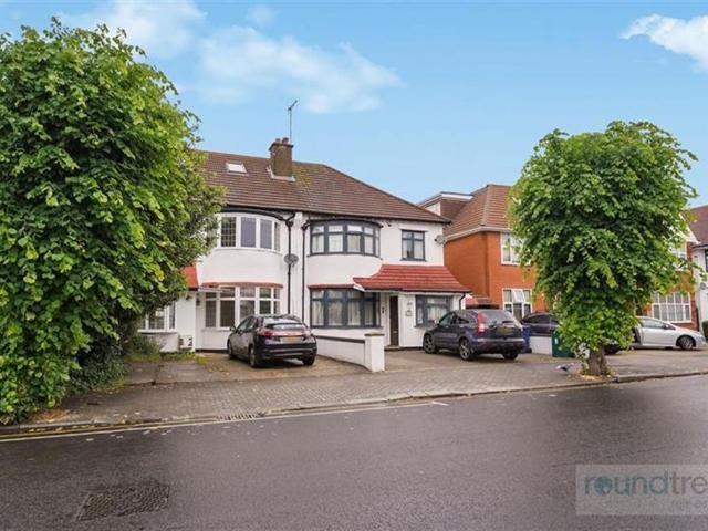 6 bedroom house for sale
