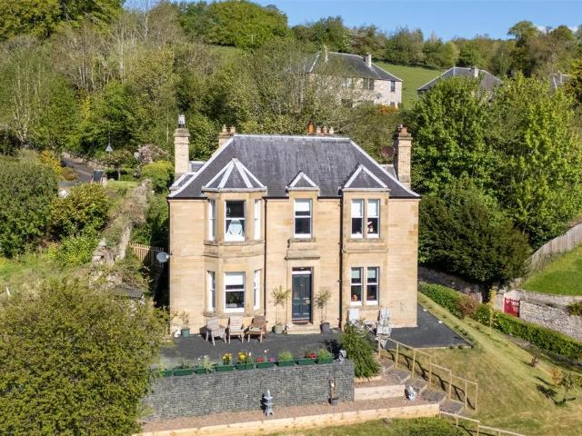 6 bedroom house for sale