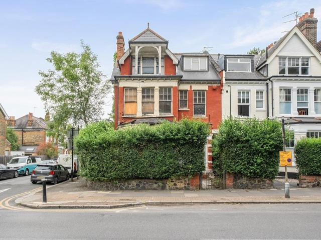 6 bedroom house for sale