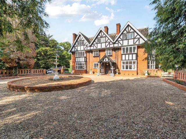 6 bedroom house for sale
