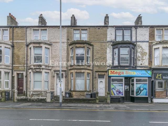6 bedroom house for sale