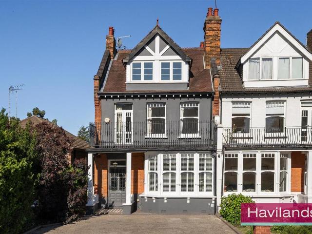 6 bedroom house for sale