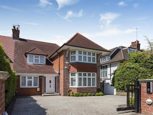6 bedroom house for sale