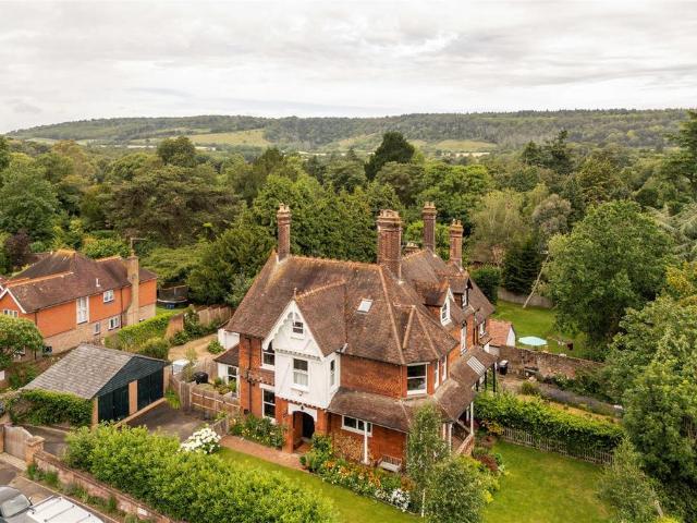 6 bedroom house for sale