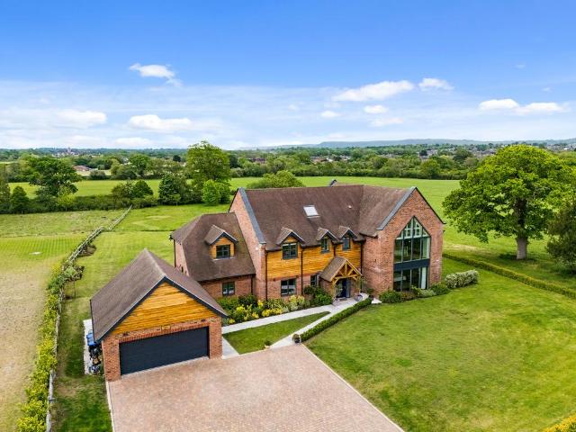 6 bedroom house for sale